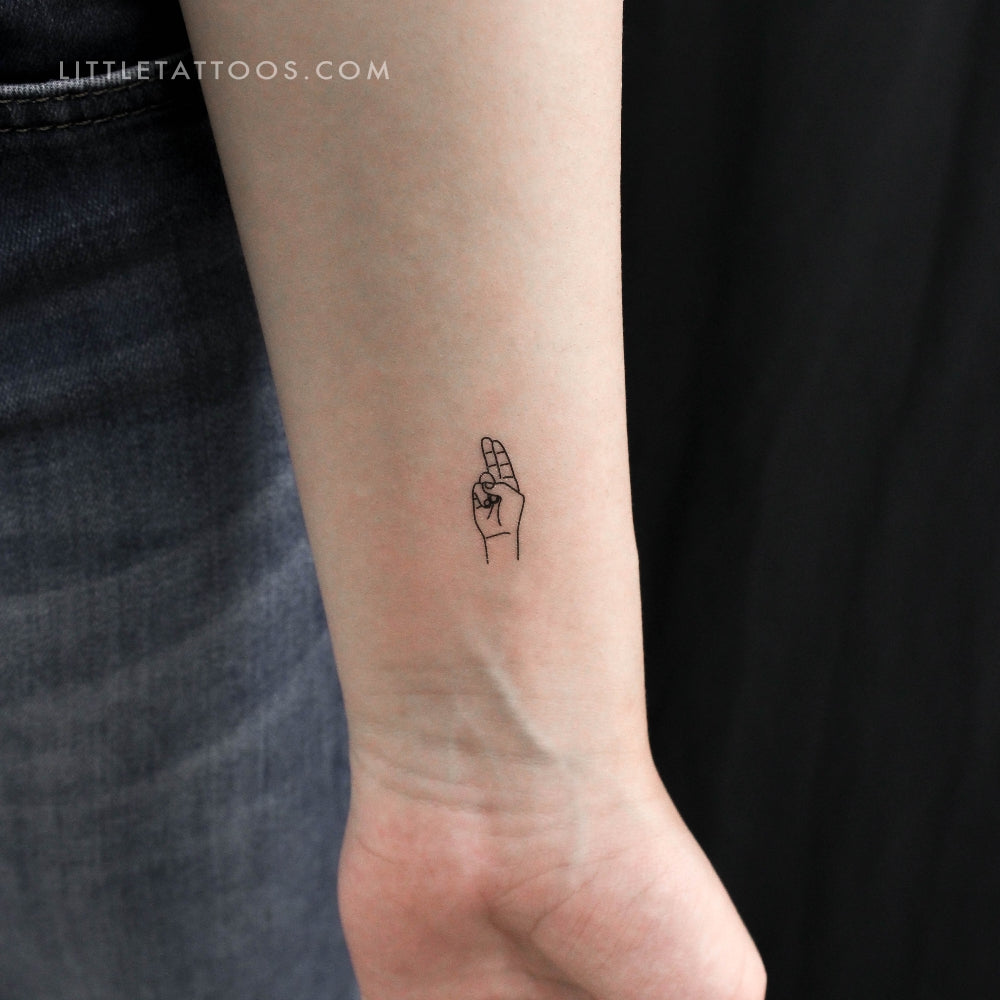 Sign Language U Temporary Tattoo - Set of 3 – Little Tattoos